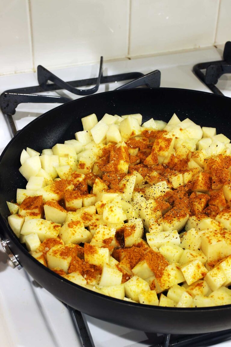 The BEST Curried Potatoes Recipe (Just 5 Ingredients!)